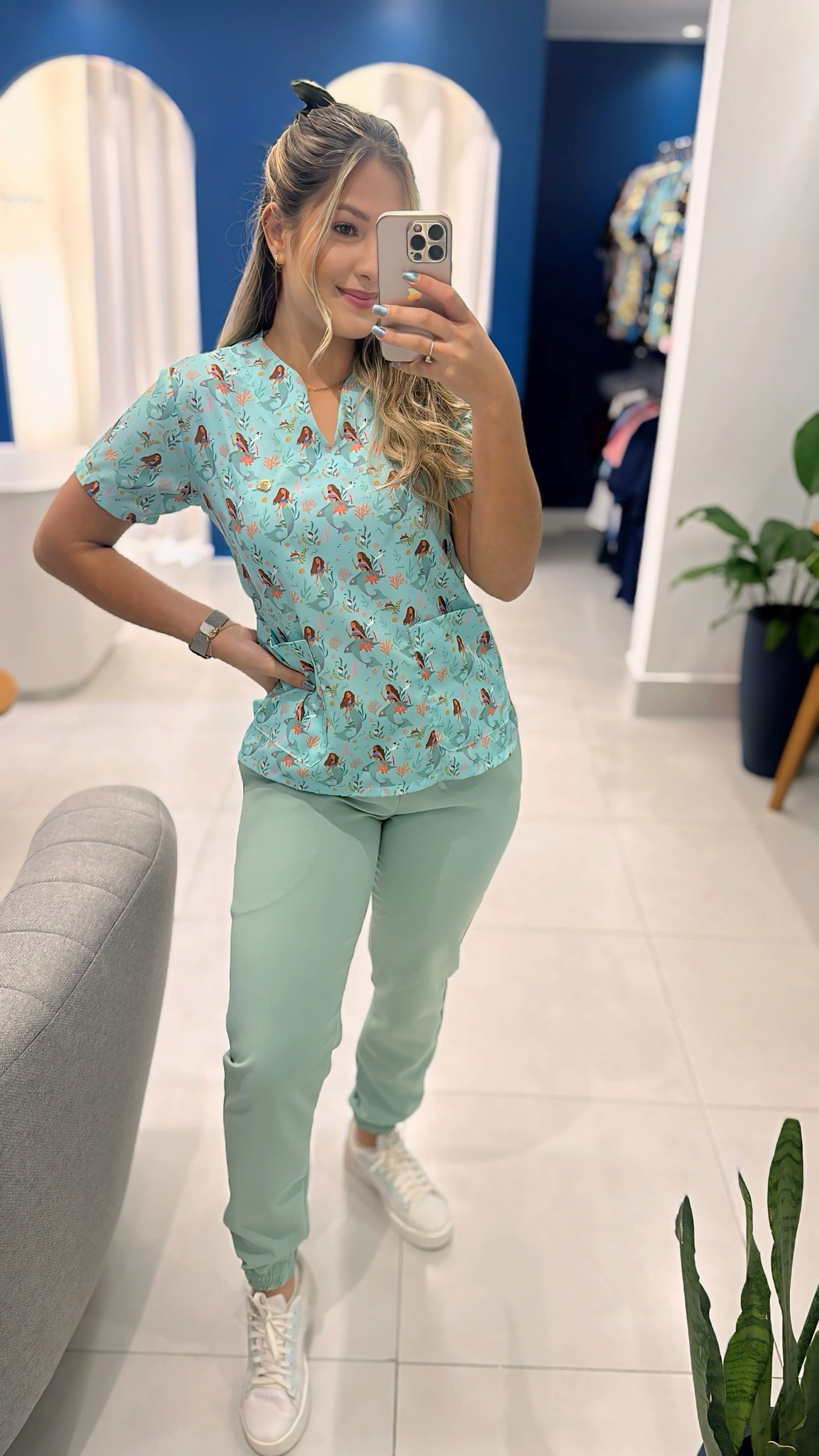 Conjunto Scrub Sereia Estampado – Linia Scrubs